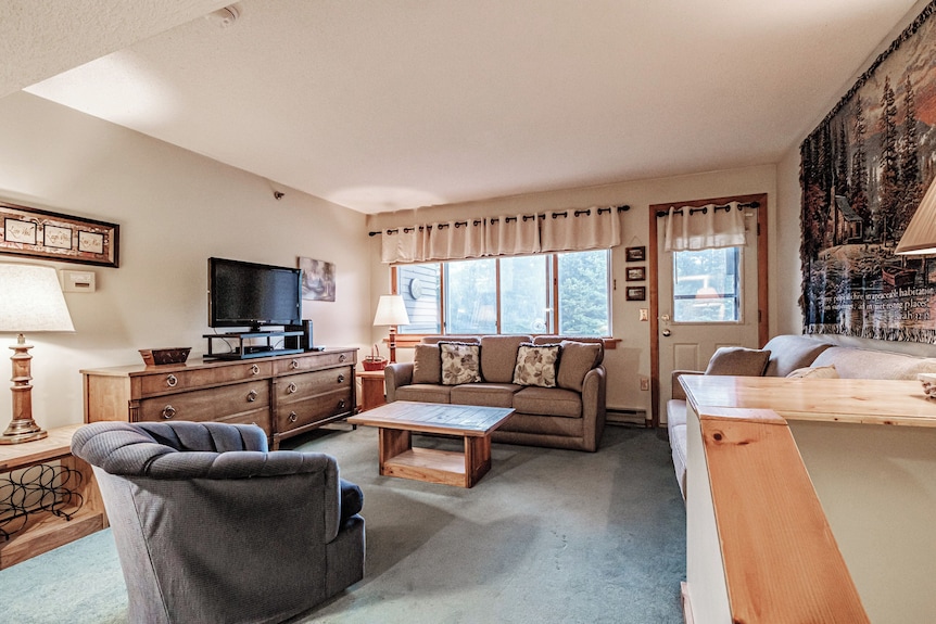 One Bedroom Cascades A-24, Direct Access From Outside, Sleeps 6 - Bethel, ME