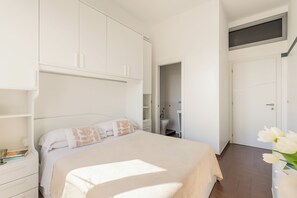 Apartamento Deluxe, 3 quartos, varanda, vista para o mar | 3 quartos, Wi-fi grátis 