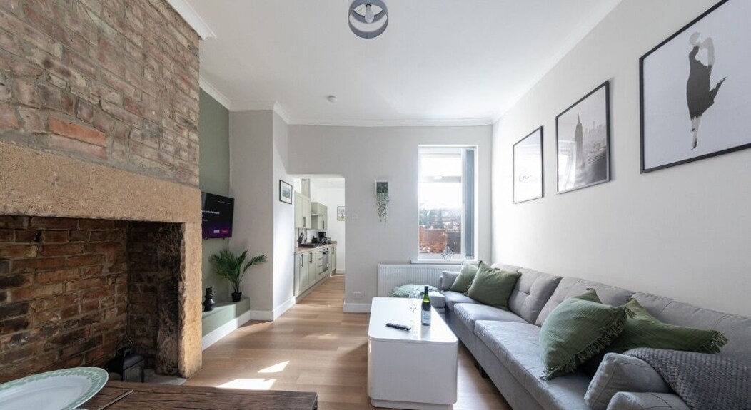 Luke Stays -Hillfield St Bensham - 게이츠헤드