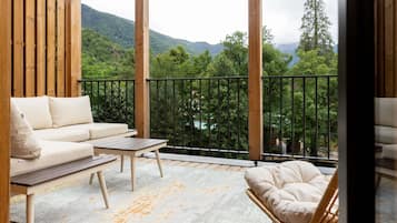 Frigobar, cofres nos quartos, quartos à prova de som, Wi-Fi de cortesia