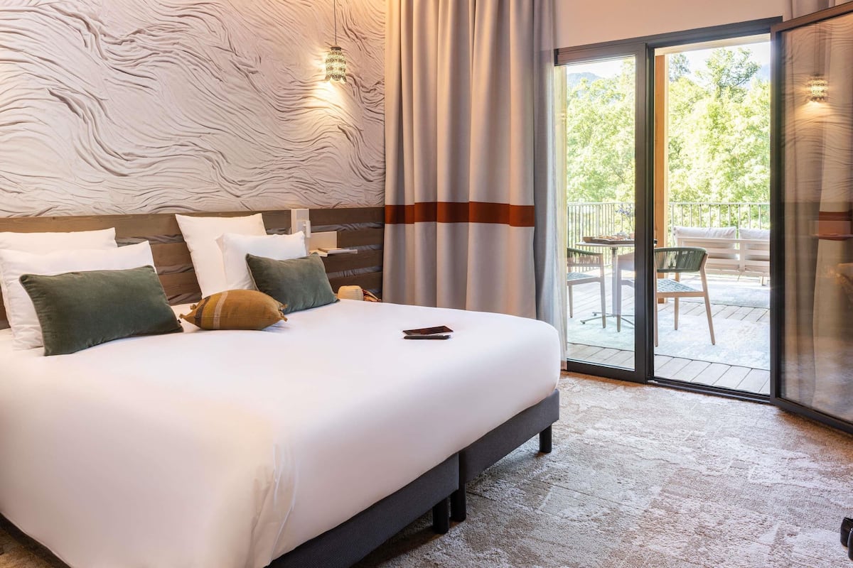 Minibar, cofre no quarto, quartos insonorizados, Wi-fi grátis