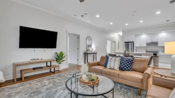 Apartamento | Sala de estar | Smart TV de 40 polegadas com canais digitais