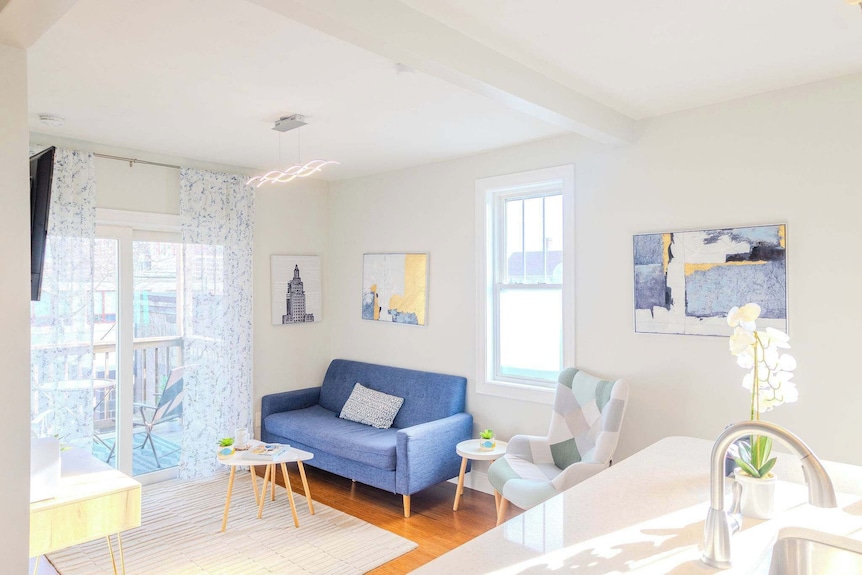 Jennifers Getaway: Stunning Views & Private Deck - Providence, RI