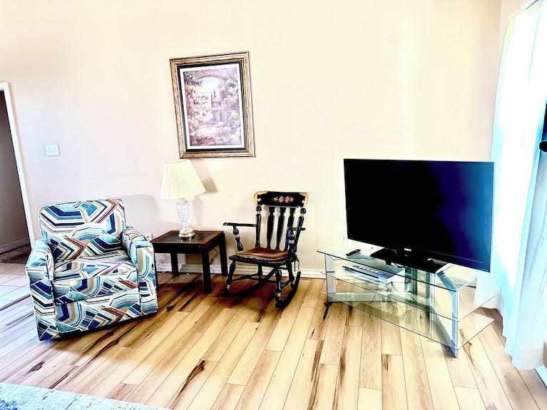 3bd/2br W/fenced Backyard Near Downtown Ocean Springs & Beach! Southern Comfort - ビロクシ, MS