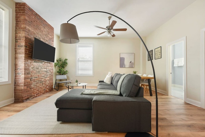 Netflix+free Parking Near Shopping|parks|dining - Turtle, West Mifflin