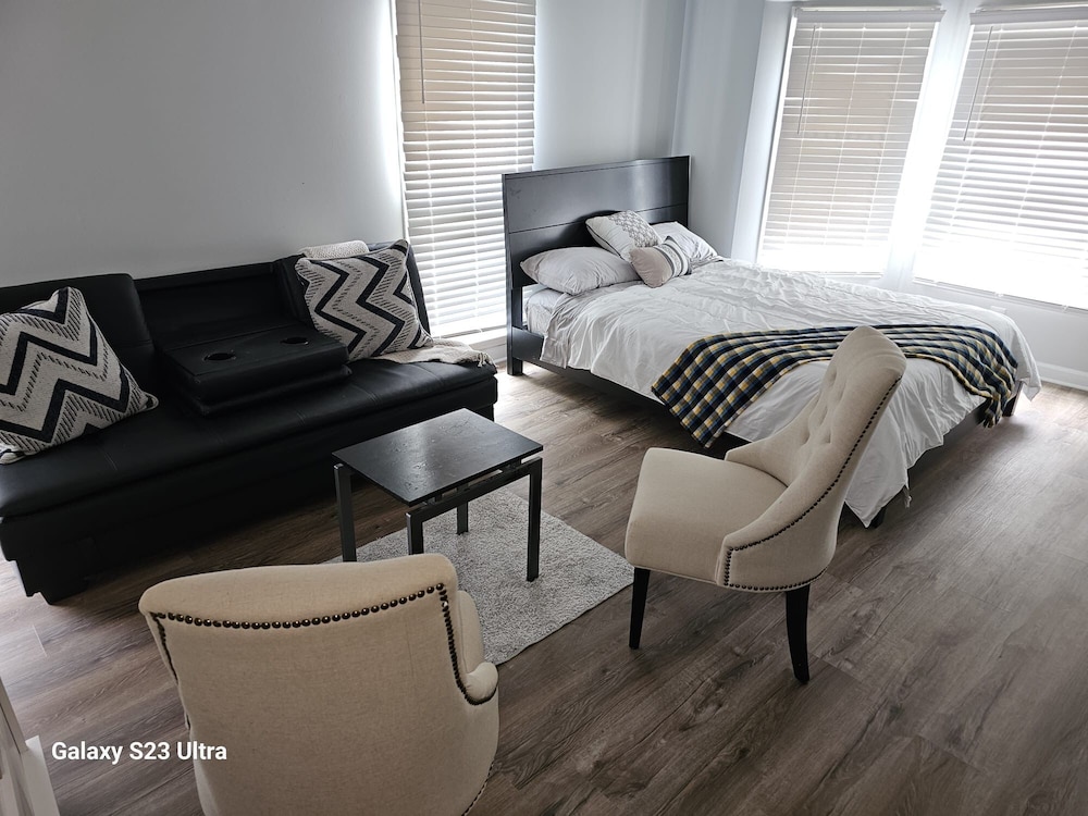 Cozy Studio Close To Charming Downtown Mooresville - Mooresville, NC