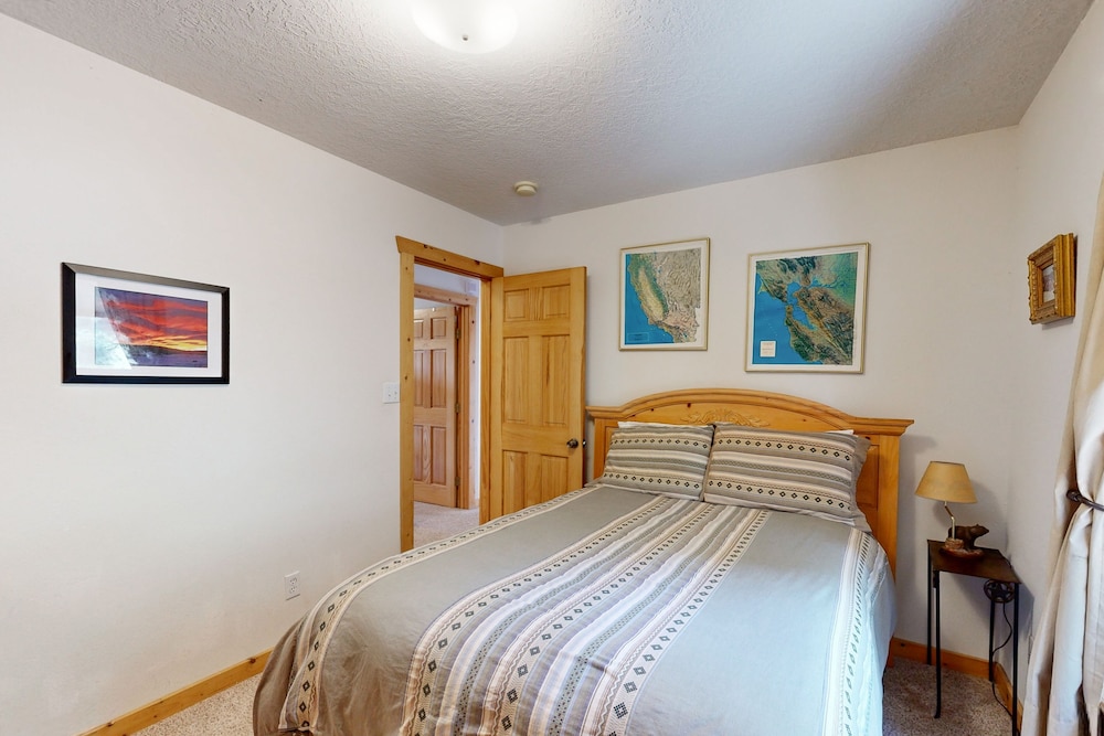 Charming House W/ Incredible Views, Private Hot Tub, Dog-friendly - Angel Fire, NM