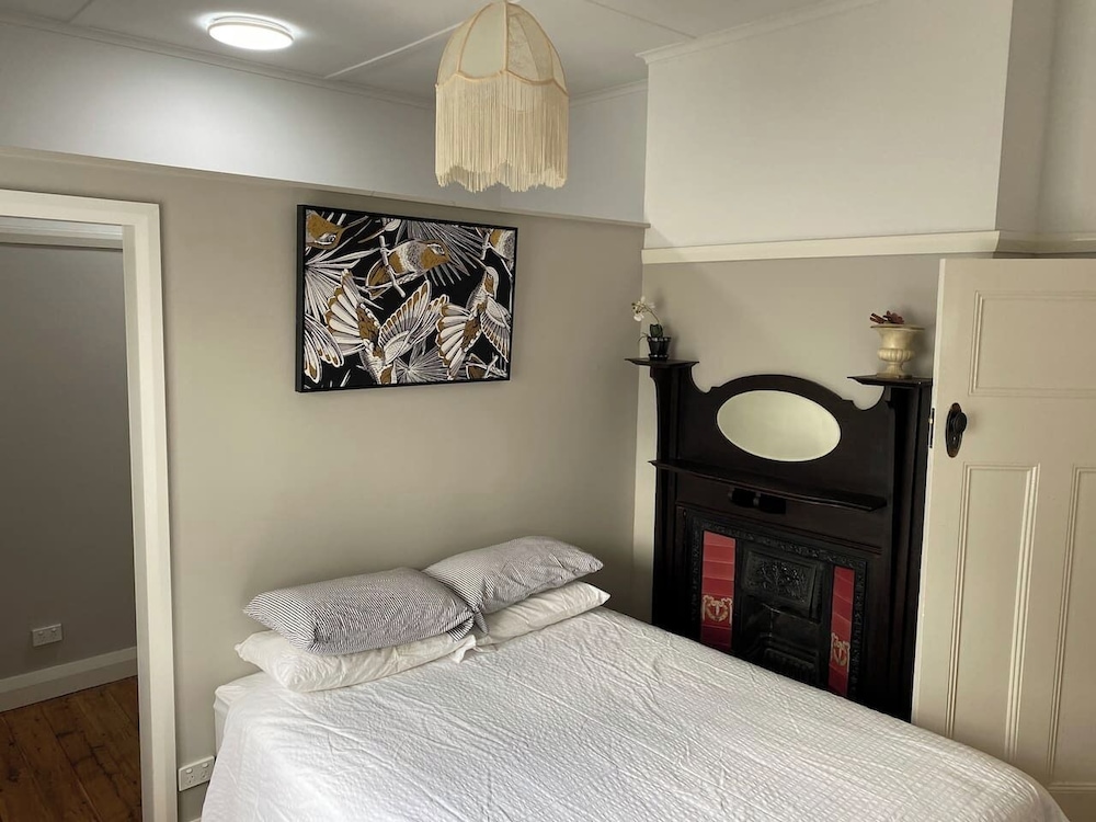 Stylishly Renovated Bungalow - Orange
