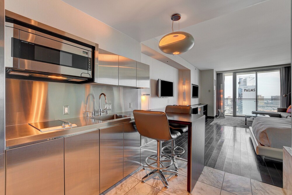 High-rise Condo, Pano Strip Views, Open Balcony - Paradise | Vrbo