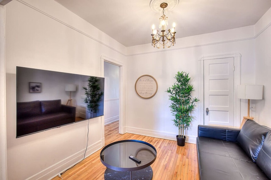 2br For Montreal Relaxation & Downtown Action - Montreal