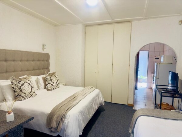 Room-busa House - Triple Room - White River