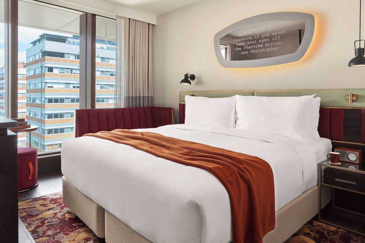 Minibar, cofre no quarto, cortinas/cortinados opacos 