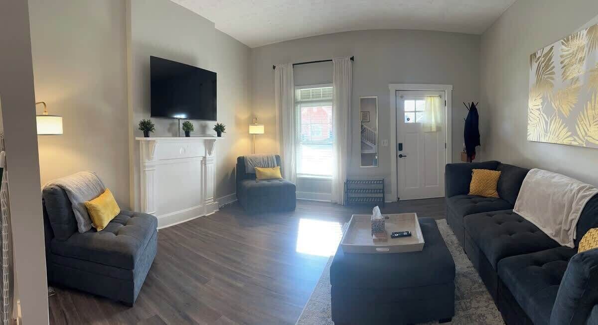 Emerald Escape - University Heights – Indianapolis
