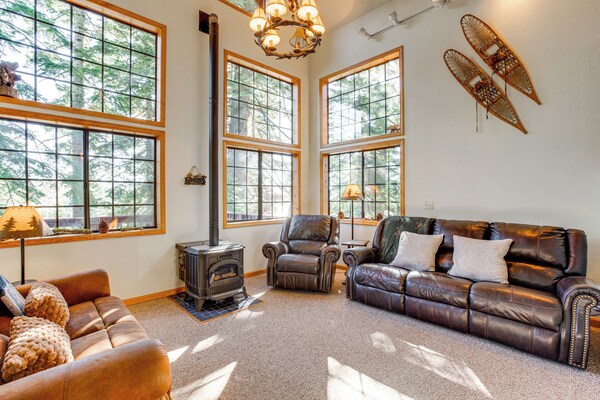 Deck W/ Mountain Views: Cabin In Bear Valley! - Bear Valley, CA