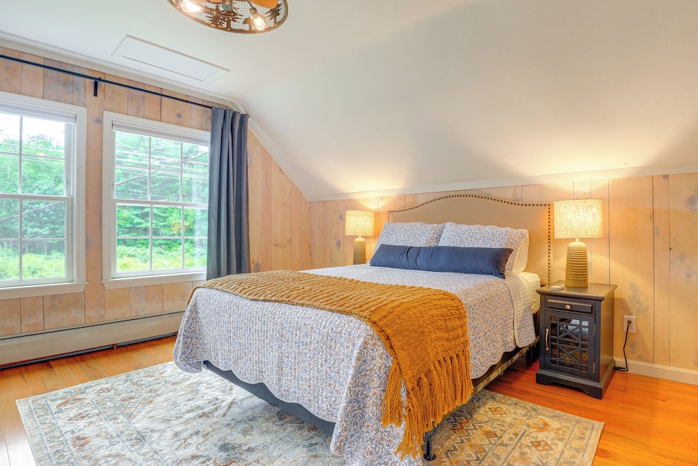 Stunning Sterling Sanctuary: Unwind On The Water! - Great Wolf Lodge, Fitchburg