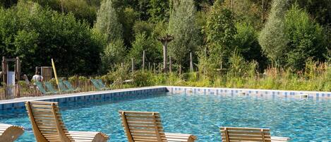 Bangalô | Piscina | Piscina interna, piscina externa