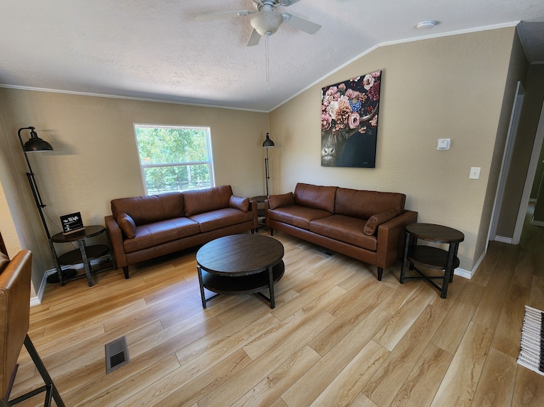 Bunk House On The Ranch - Chandler, TX