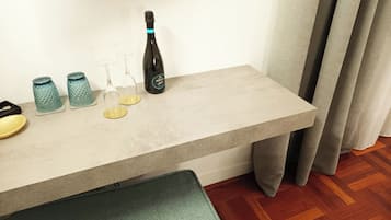 Quarto Triplo Deluxe | Roupa de alta qualidade