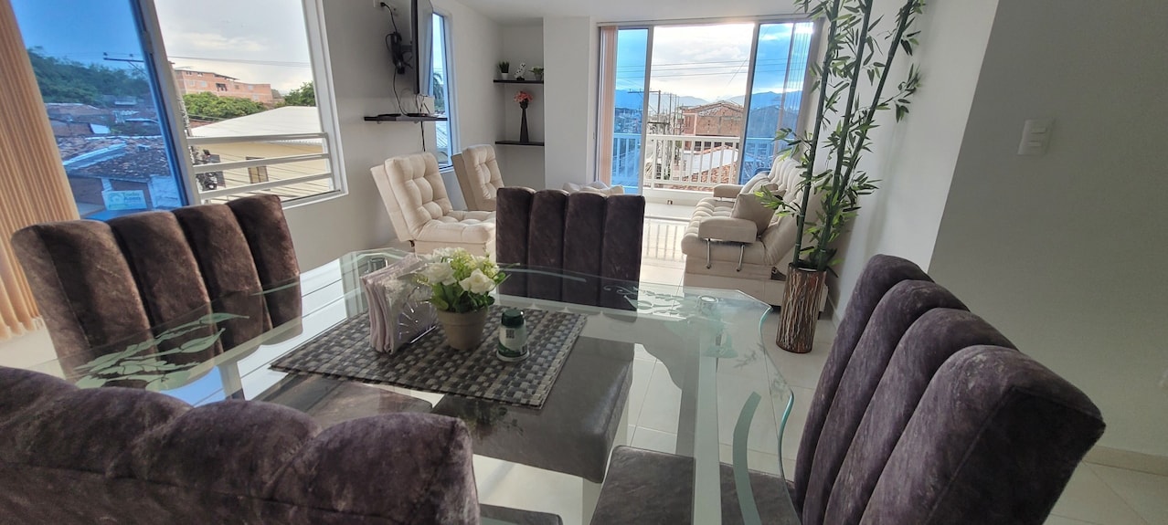 Spacious And Luxurious Apartasuite In The Center Of The City - Cartago, Colombie