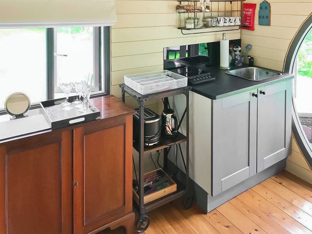 1 Bedroom Accommodation In Crickhowell - 크릭하웰