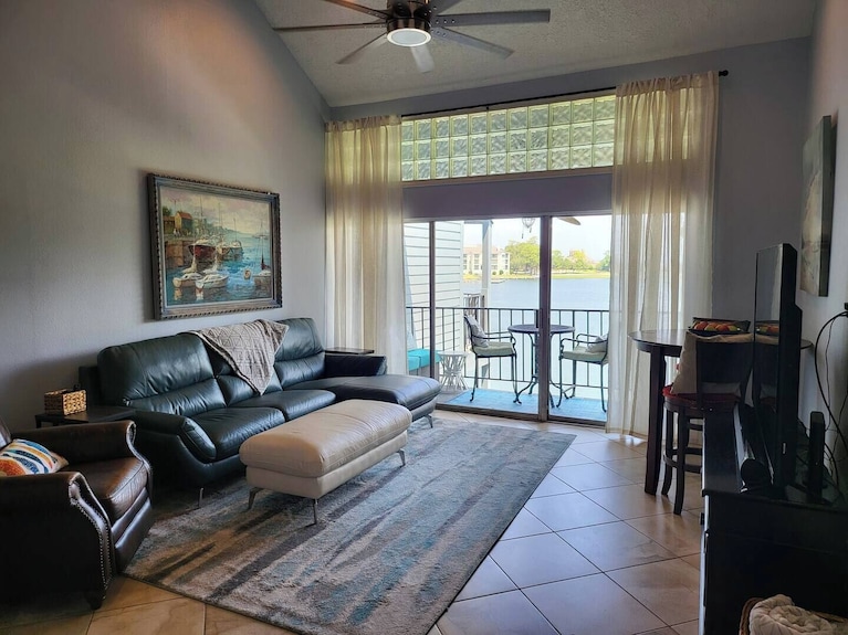 Spacious 4-bedroom Condo With Space For Your Boat Or To Relax On Lake Conroe. - 康羅