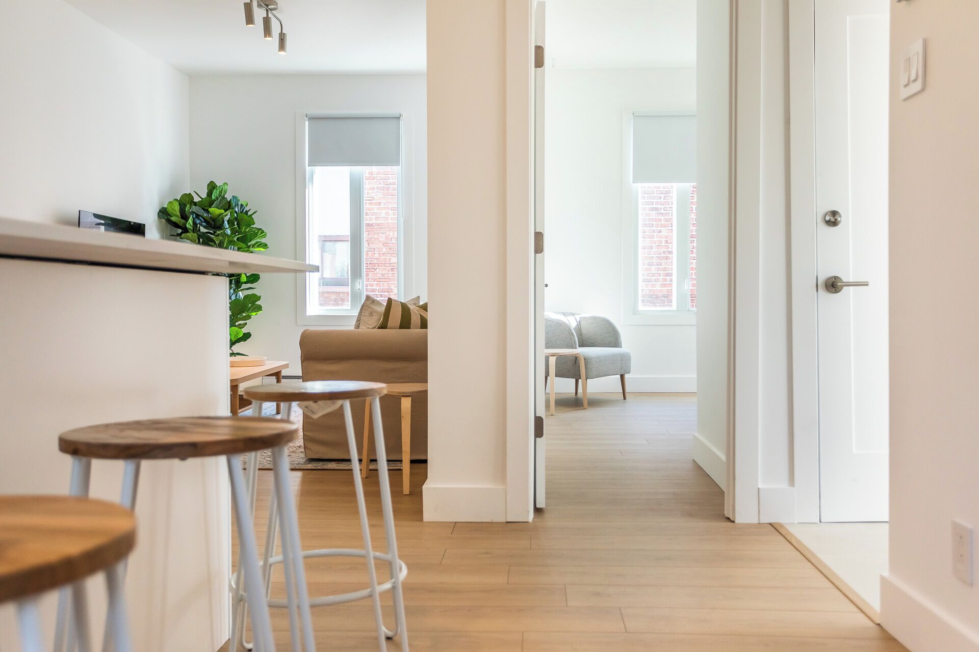 Homa-comfort&style-2br-spacious-natural Light-feelhome-a/c-selfcheckin-metro - Laval, Canada