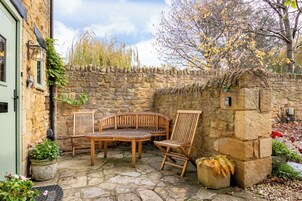 Casa, vista para o jardim | Terraço/pátio