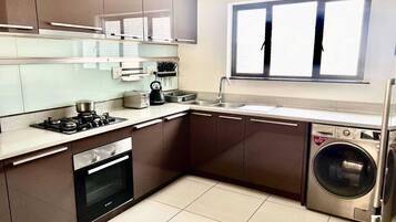 Apartamento, 3 quartos, pátio, vista para o jardim | Interior