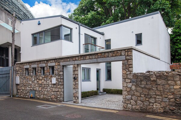 Dublin Retreat Sleeps 6 With Parking - Dublin