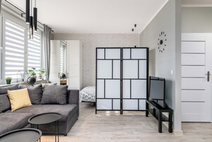 Quarto Quádruplo Comfort | Roupa de alta qualidade, com decoração personalizada 