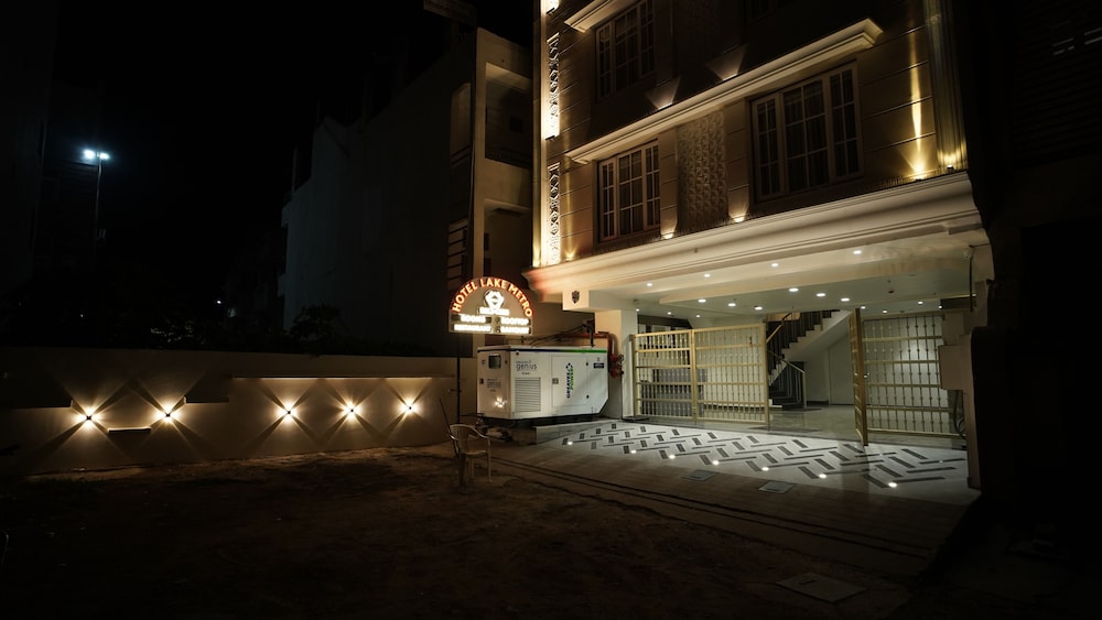 Hotel Lake Metro - Udaipur