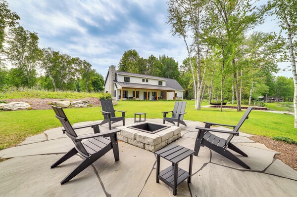 Fire Pit & Lake Views: Cozy Crooked River Retreat! - Mullett Lake, MI