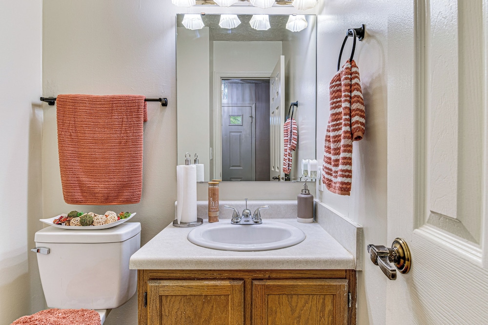 Indianapolis Home W/ Fire Pit & On-site Fishing! - Greenfield, IN