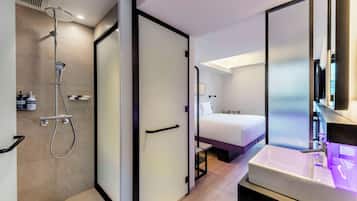 Quarto Duplo Superior | Cofre com capacidade para portátil, secretária