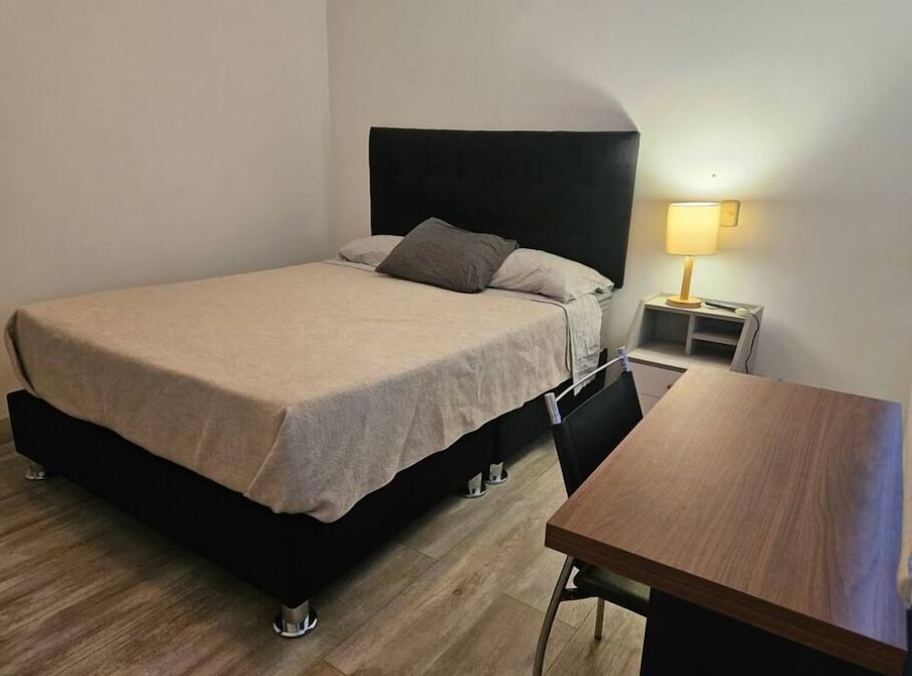 Lindo Dormitorio Con Baño Privado, Tiene Cama Queen - Lima