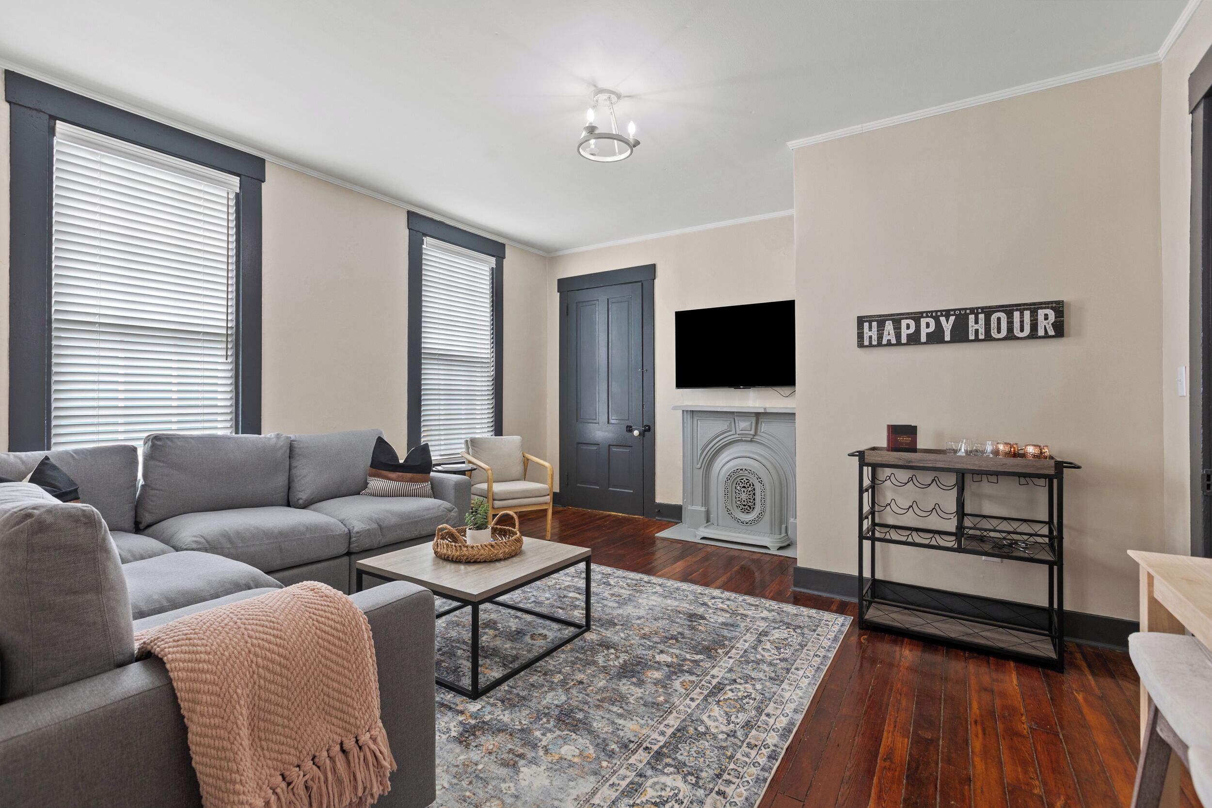 Charming 3-bedroom House Downtown Frankfort/ King Beds - Frankfort, KY