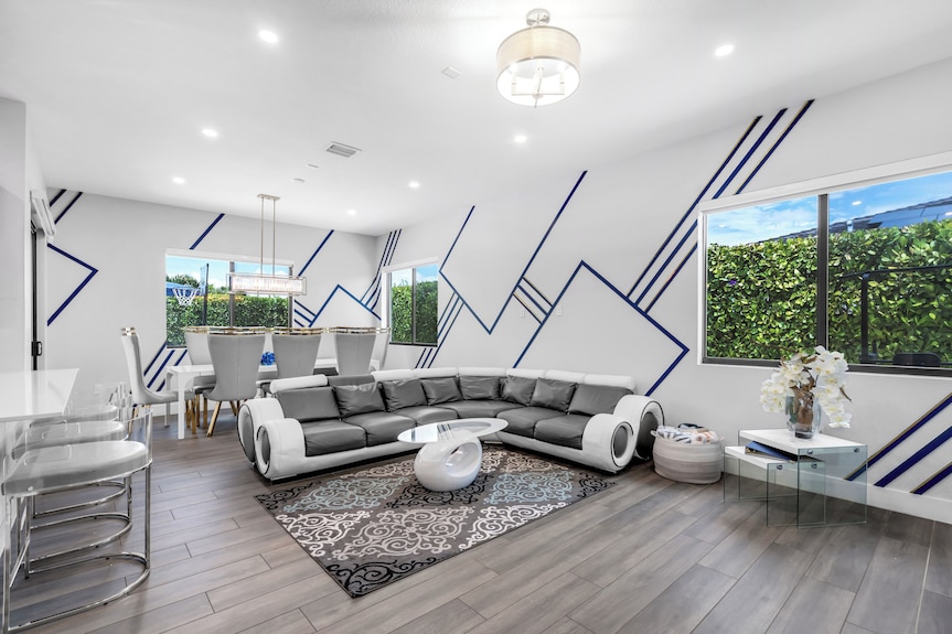 Luxury Miami Stay · Heated Pool · Game Fun · Private Yard - Homestead, FL