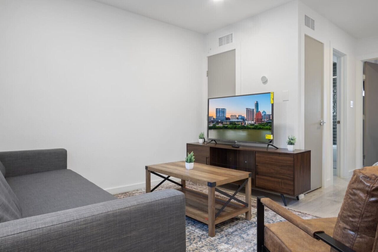 Modern Pristine Apartment 5 Minutes To Downtown Atx - Austin, TX