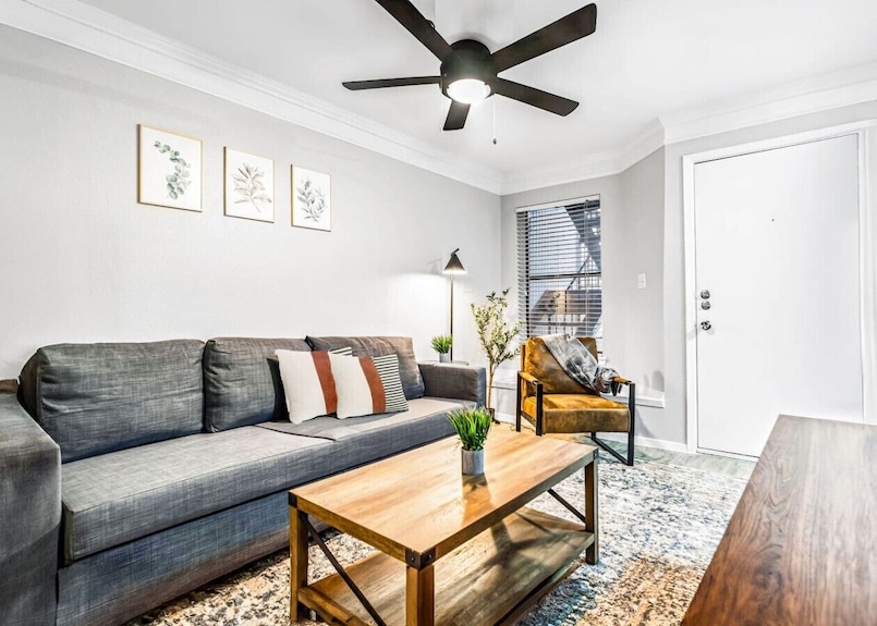 Elegant 1br Haven - 10 Min To Downtown Austin - Austin, TX