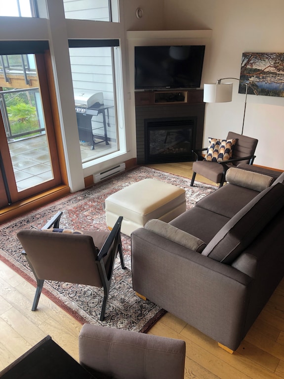 Mariner's Loft Salt Spring Island - 2bdrm - Unit 201 - Salt Spring Island