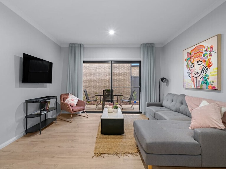 2 Bed Central New Townhouse - Albury–Wodonga