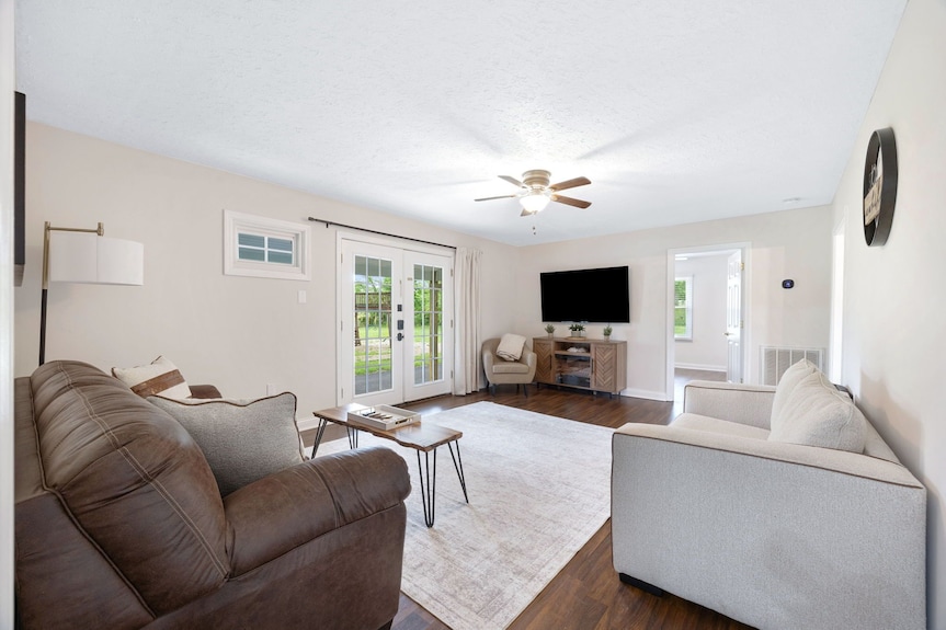 Mammoth Pond - Mammoth Cave Family Retreat - Playground Sleeps 6 - Mammoth Cave, KY