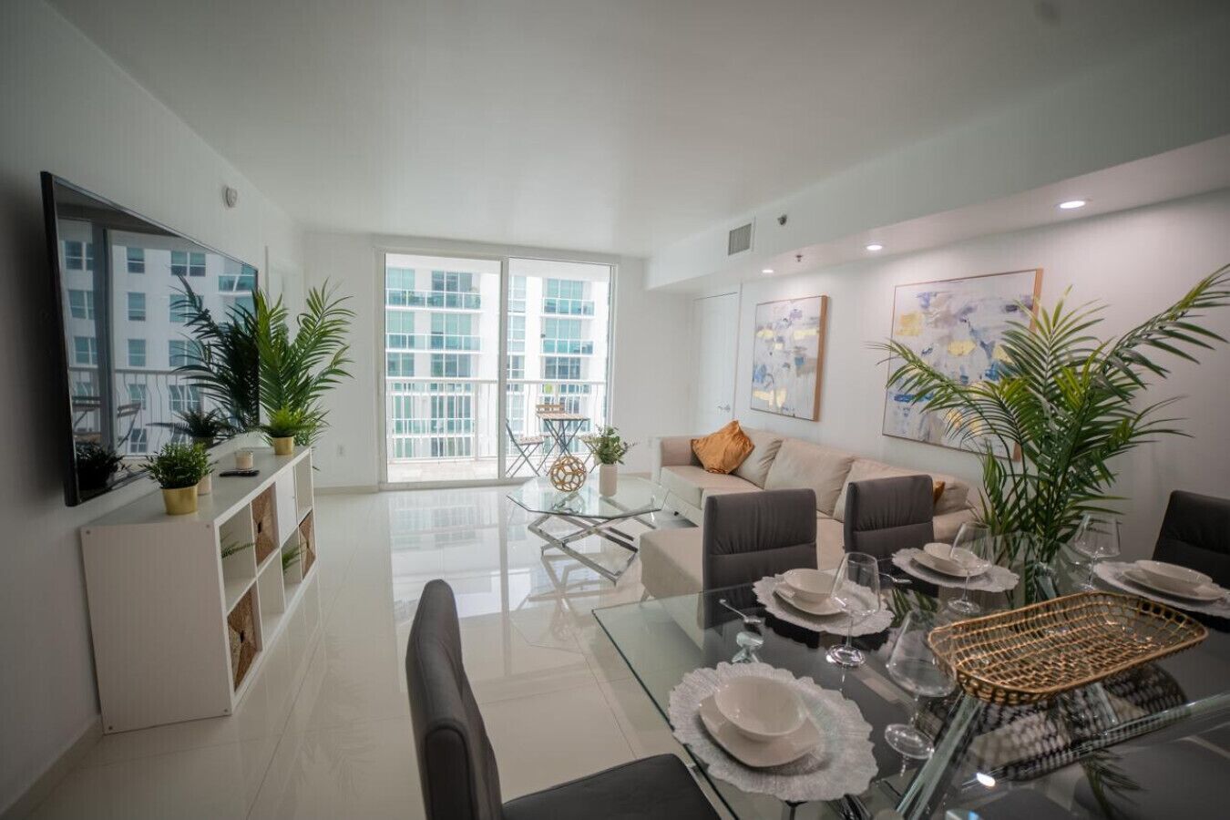 Cozy 4br Apt@brickell, Free Parking - Miami