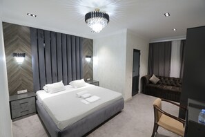 Quarto Duplo Deluxe, Vista para a cidade | 1 quarto, Wi-fi grátis