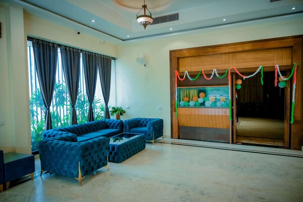 Hotel Royal Celebration - Kawardha