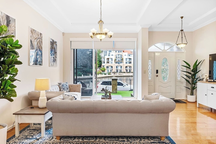 East Perth Luxury Waterfront Retreat - Perth