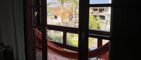 Quarto standard, sacada, vista para o jardim | 1 quarto, Wi-Fi de cortesia