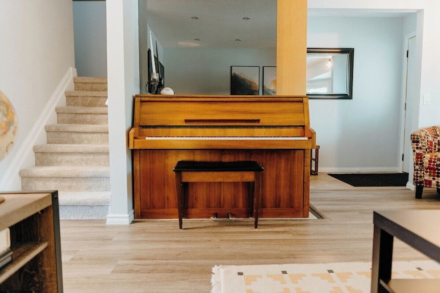 Central Calgary & Nearby Mountain Escape - 4 Beds - Mount Royal University