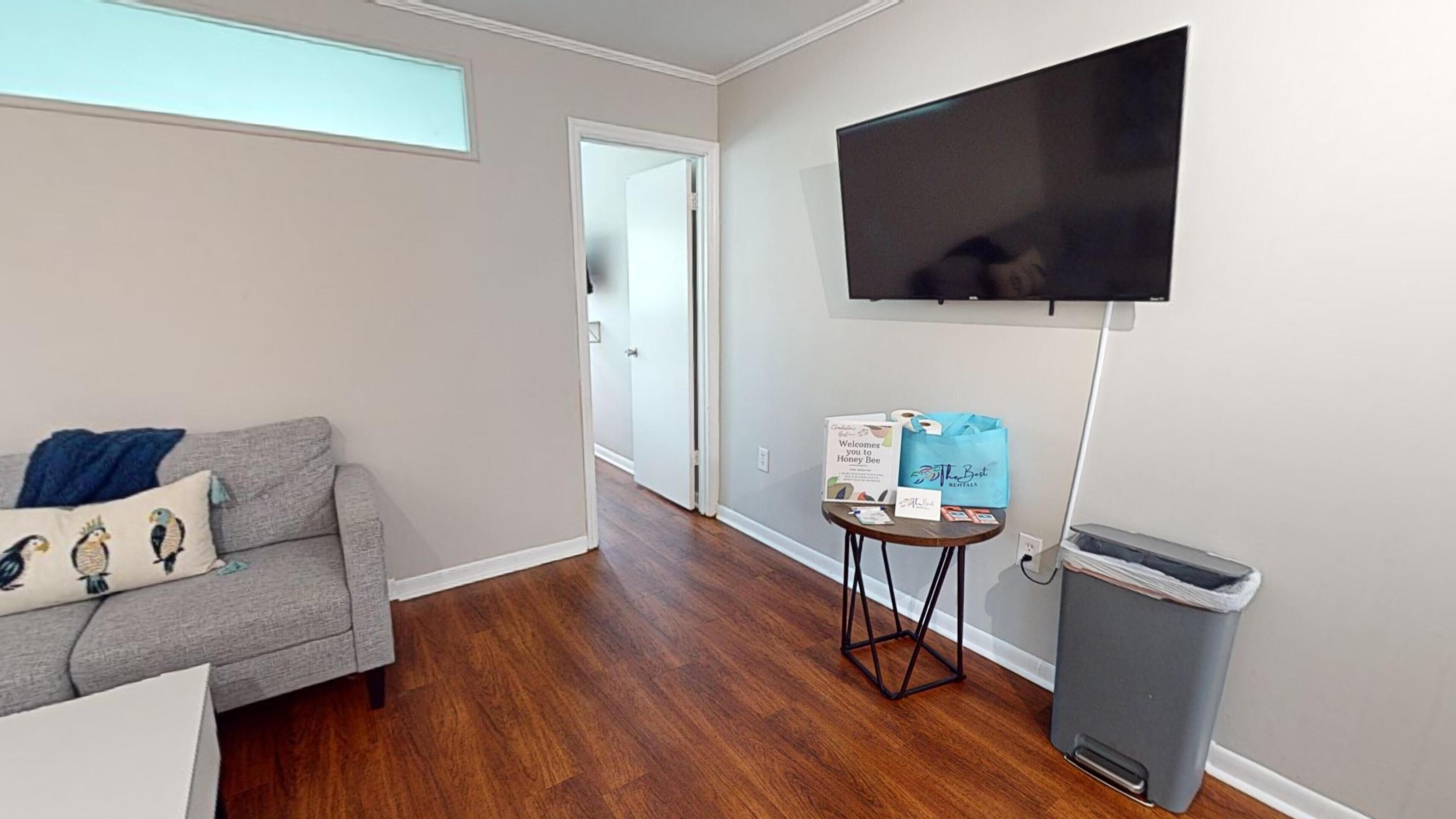 Downtown 2 Bedroom, 2 Bath, Pet Friendly Apartment ~ Honey Bee - Charleston, SC