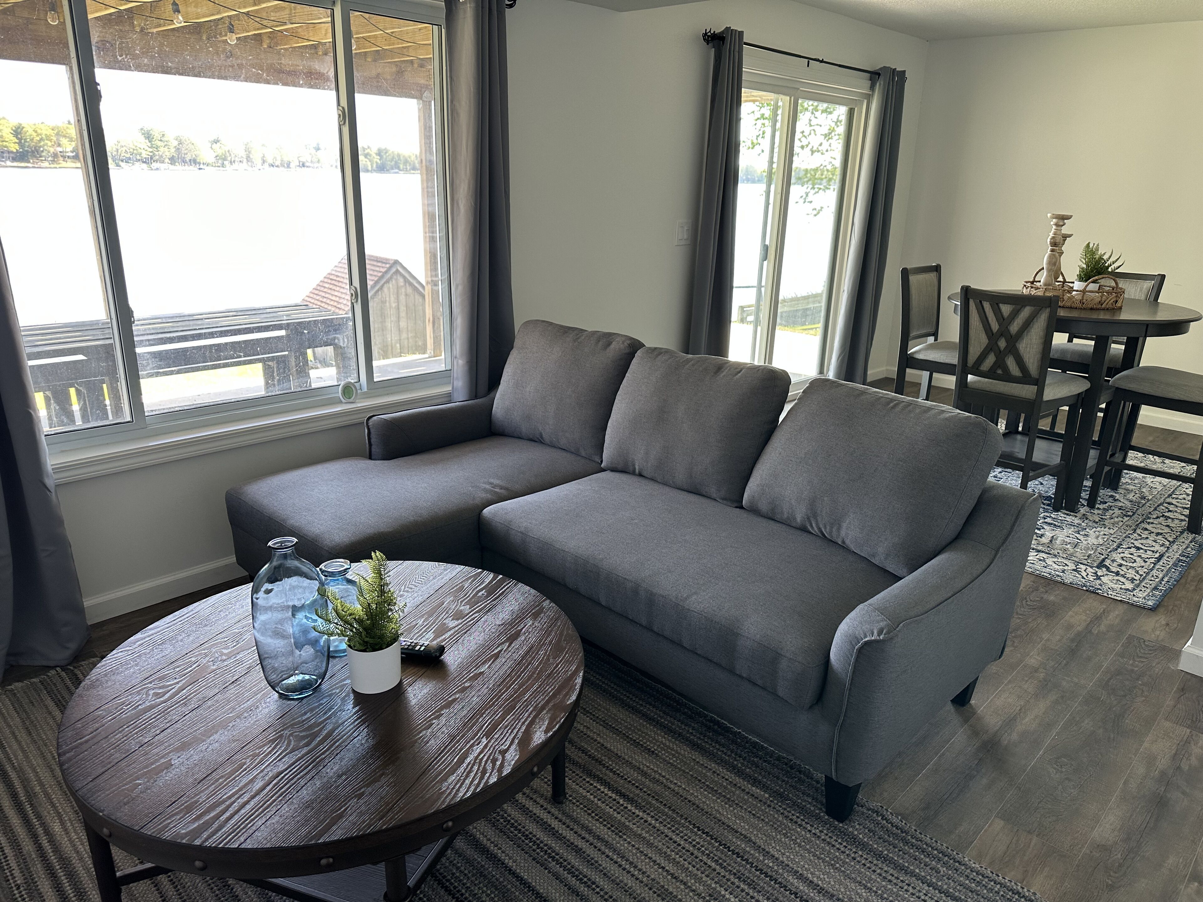 Oscoda Lake House : Waterfront, 4 Beds - Oscoda, MI